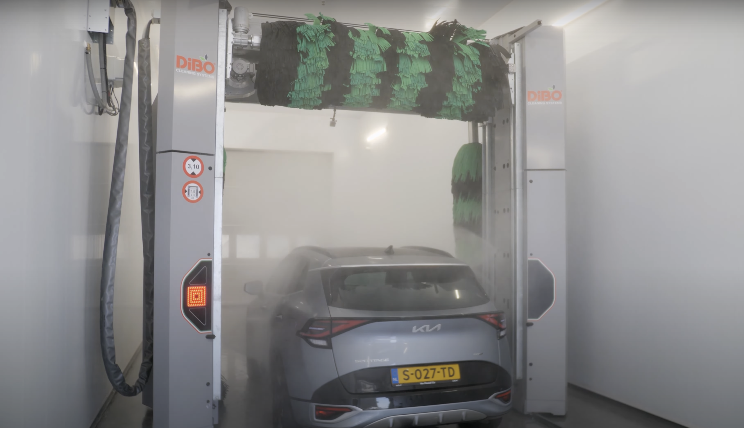 DiBO levert roll over carwash systemen bij Van Mossel Waalwijk